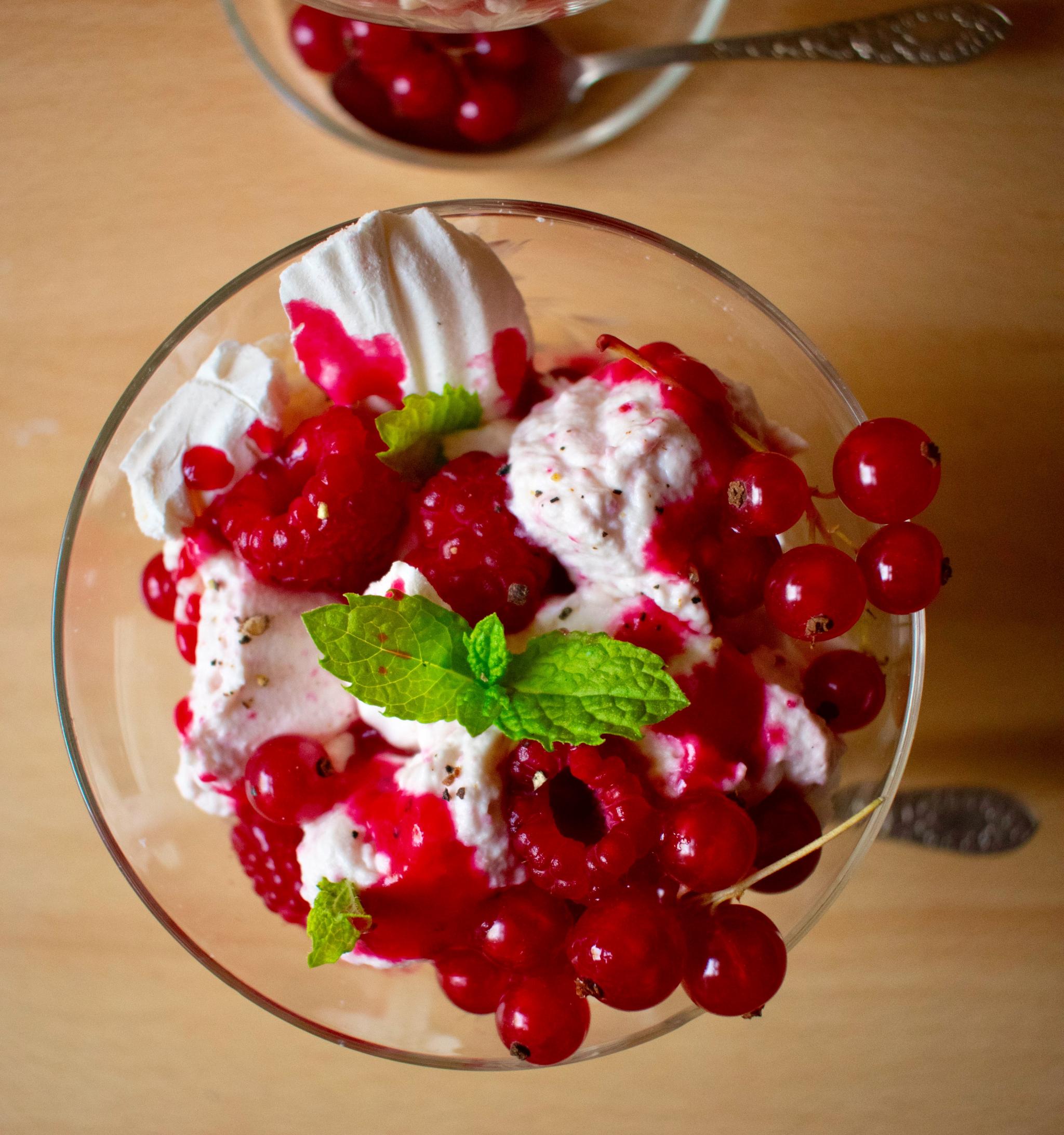 Niki’s Redcurrant and Raspberry Smashed Pavlova – nikibakes