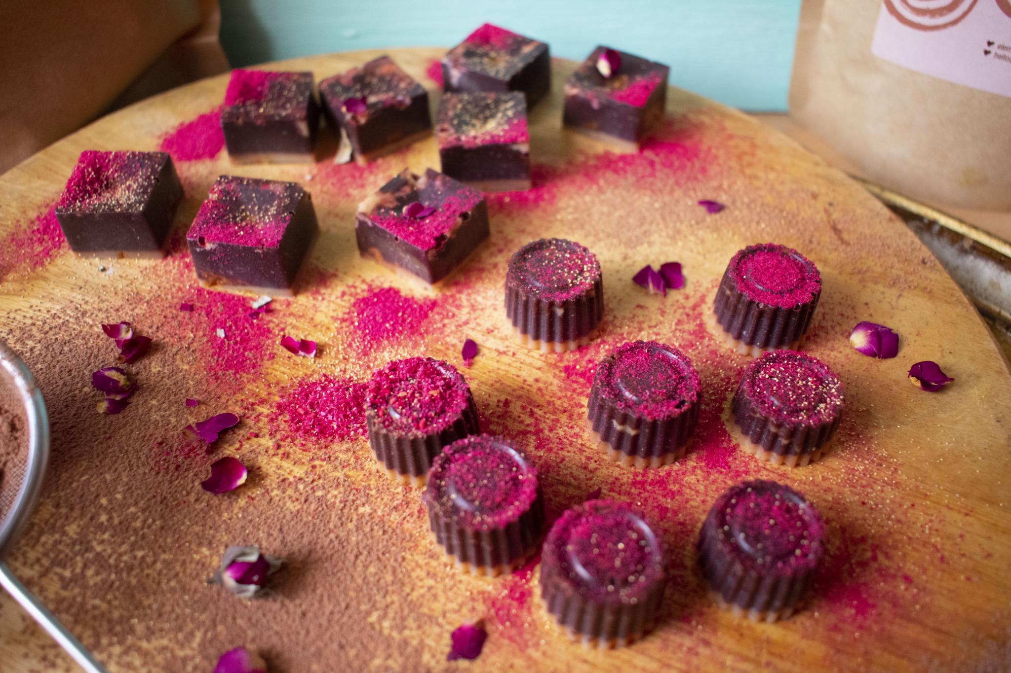 Niki’s Raspberry and Lucuma Raw Chocolates – nikibakes
