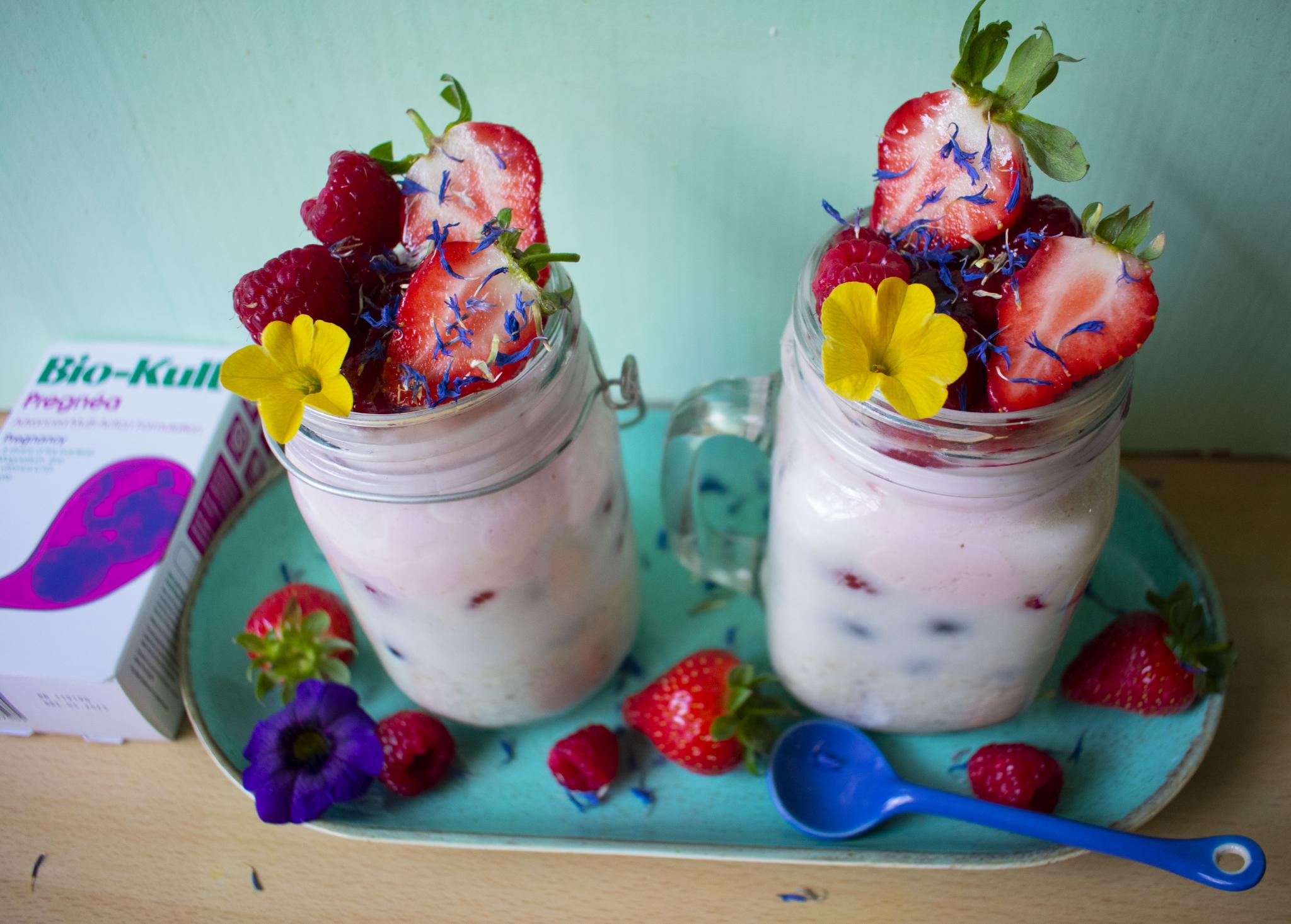 Berry Layered Overnight Oats – nikibakes