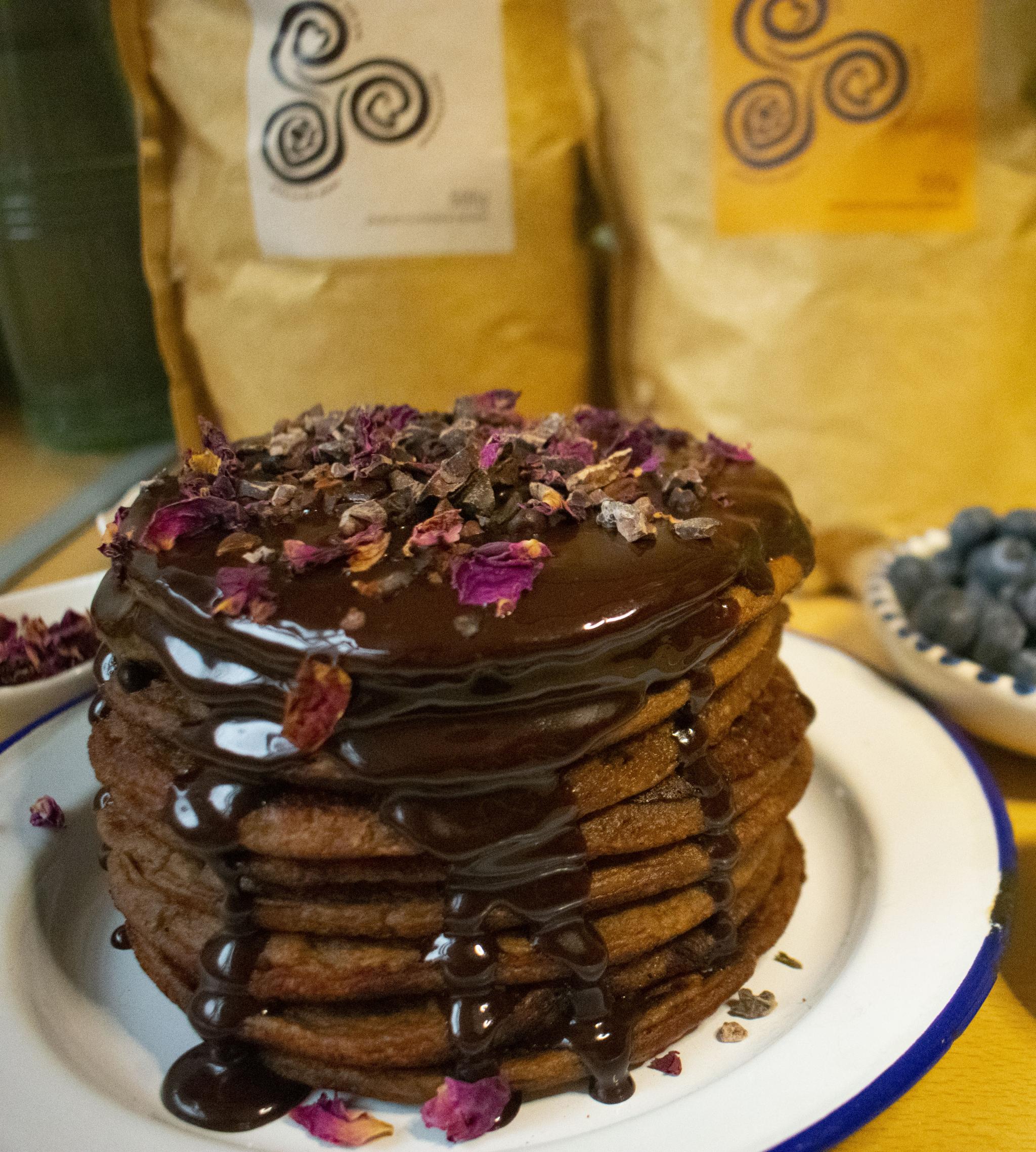 Fluffy Raw Cacao Pancakes With Raw Choccy Sauce – nikibakes